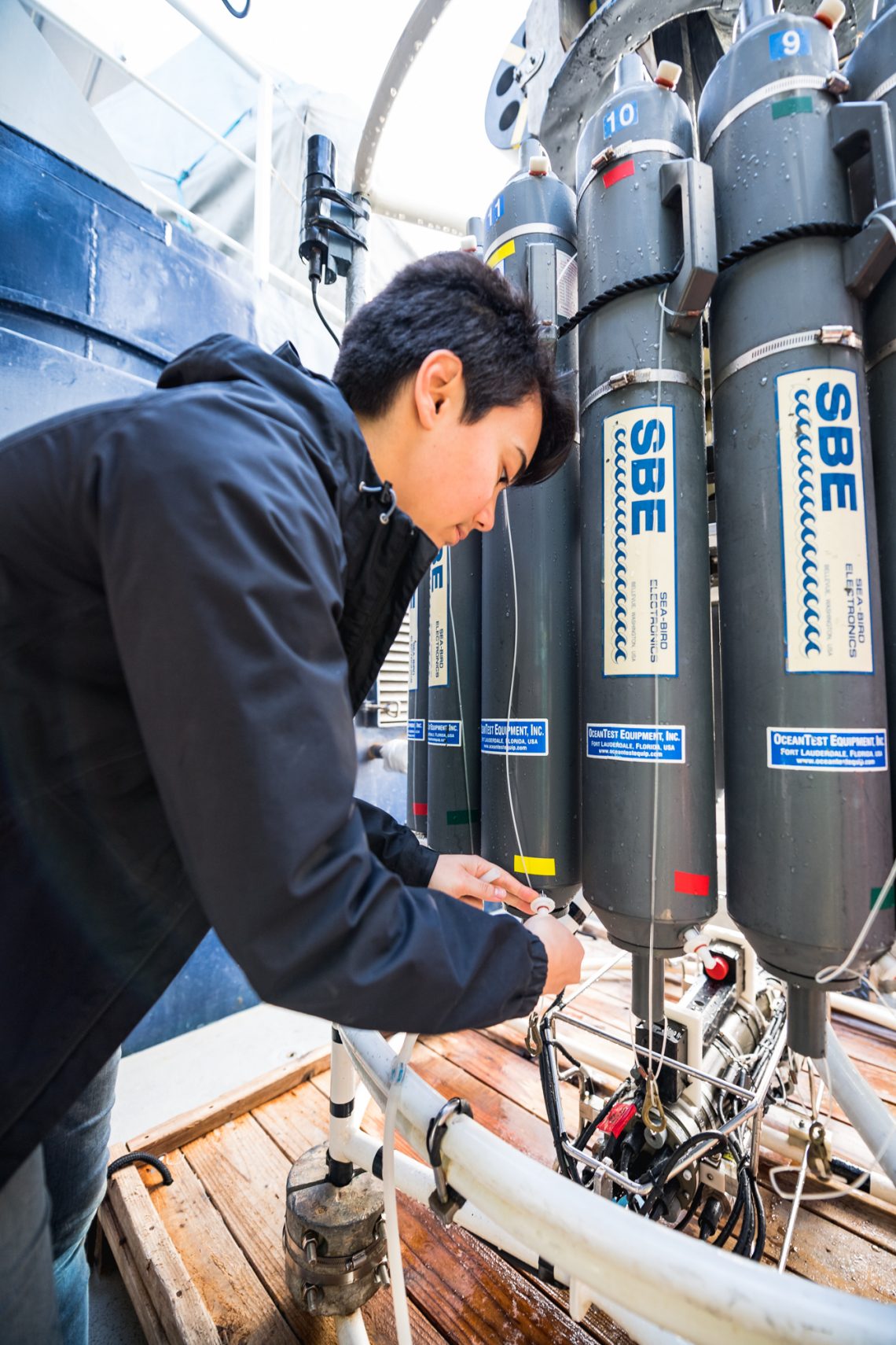 How is a Test Tube Like a Layer Cake? - Schmidt Ocean Institute