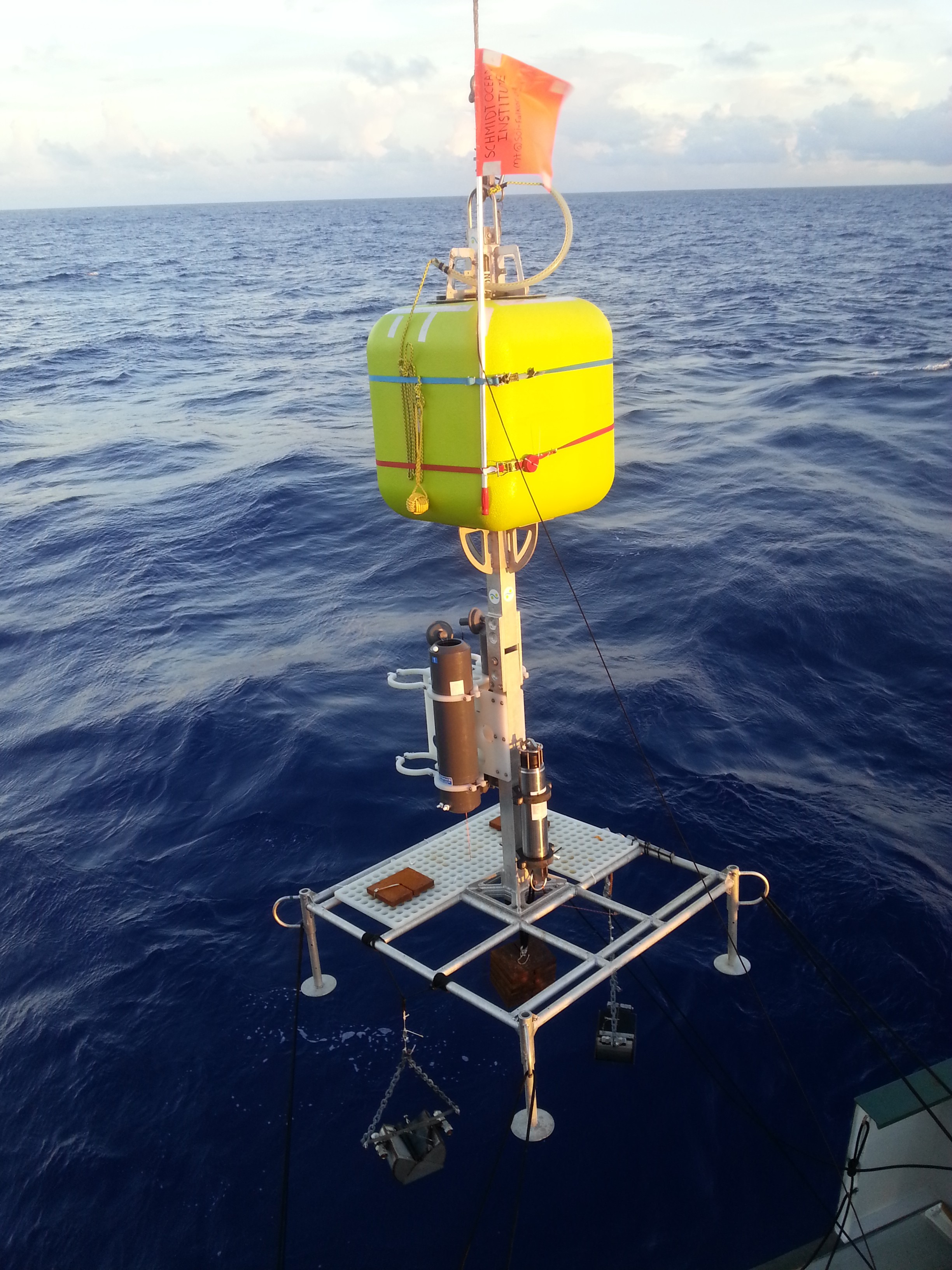Exploring the Mariana Trench - Schmidt Ocean Institute