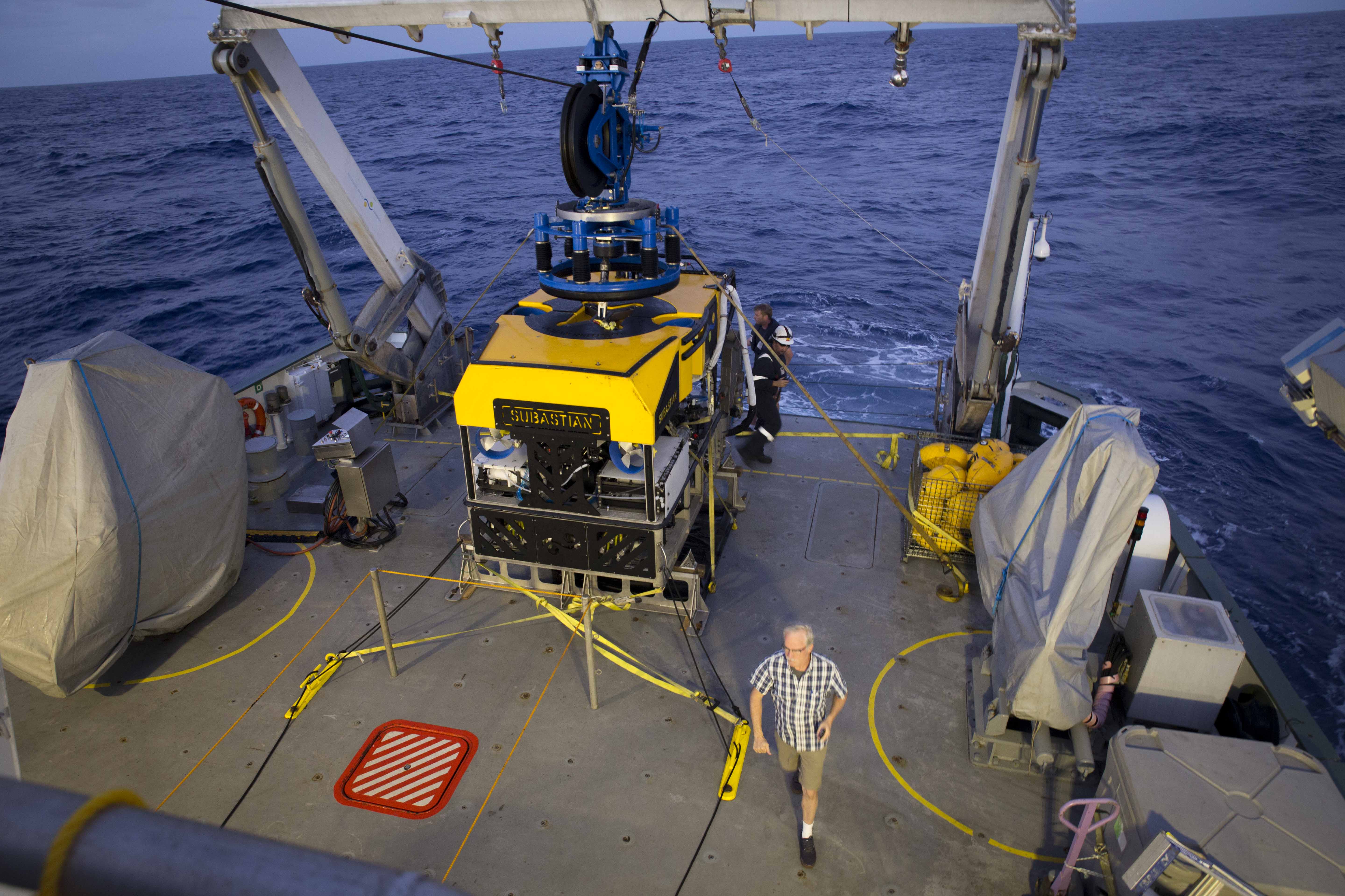 ROV Dives: Search for Life in the Mariana Back-Arc - Schmidt Ocean ...