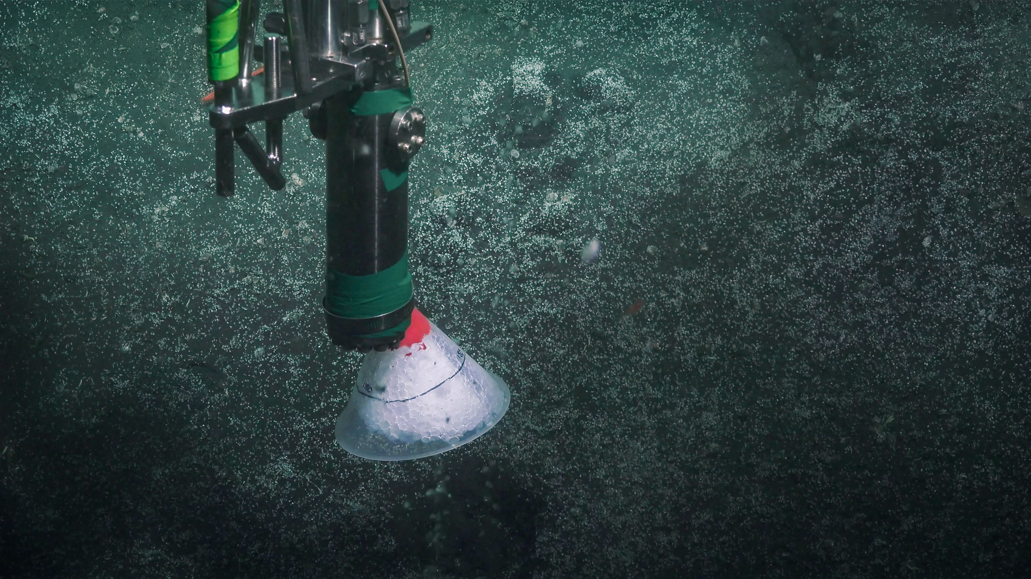 Observing Seafloor Methane Seeps at the Edge of Hydrate Stability ...