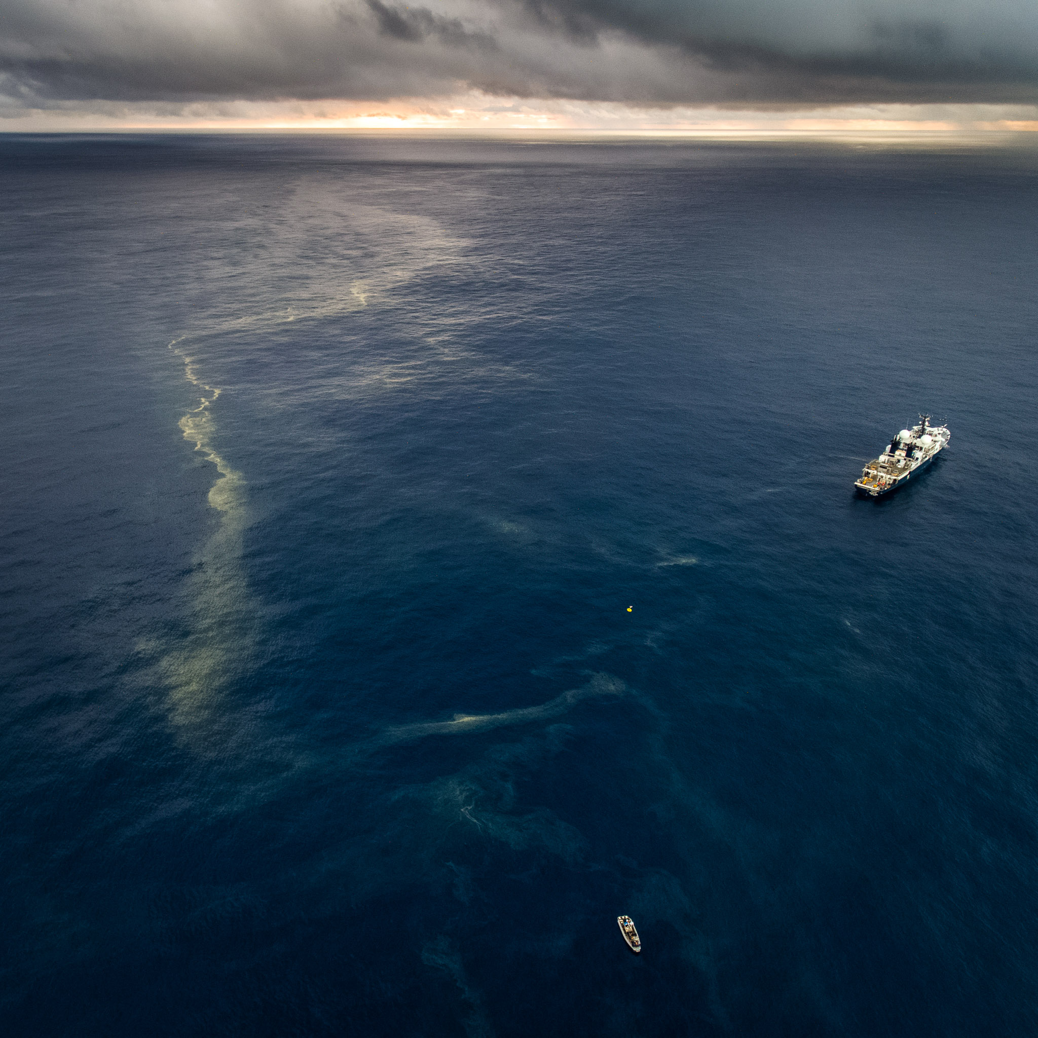 Studying the Sea-Surface Microlayer 2 - Schmidt Ocean Institute