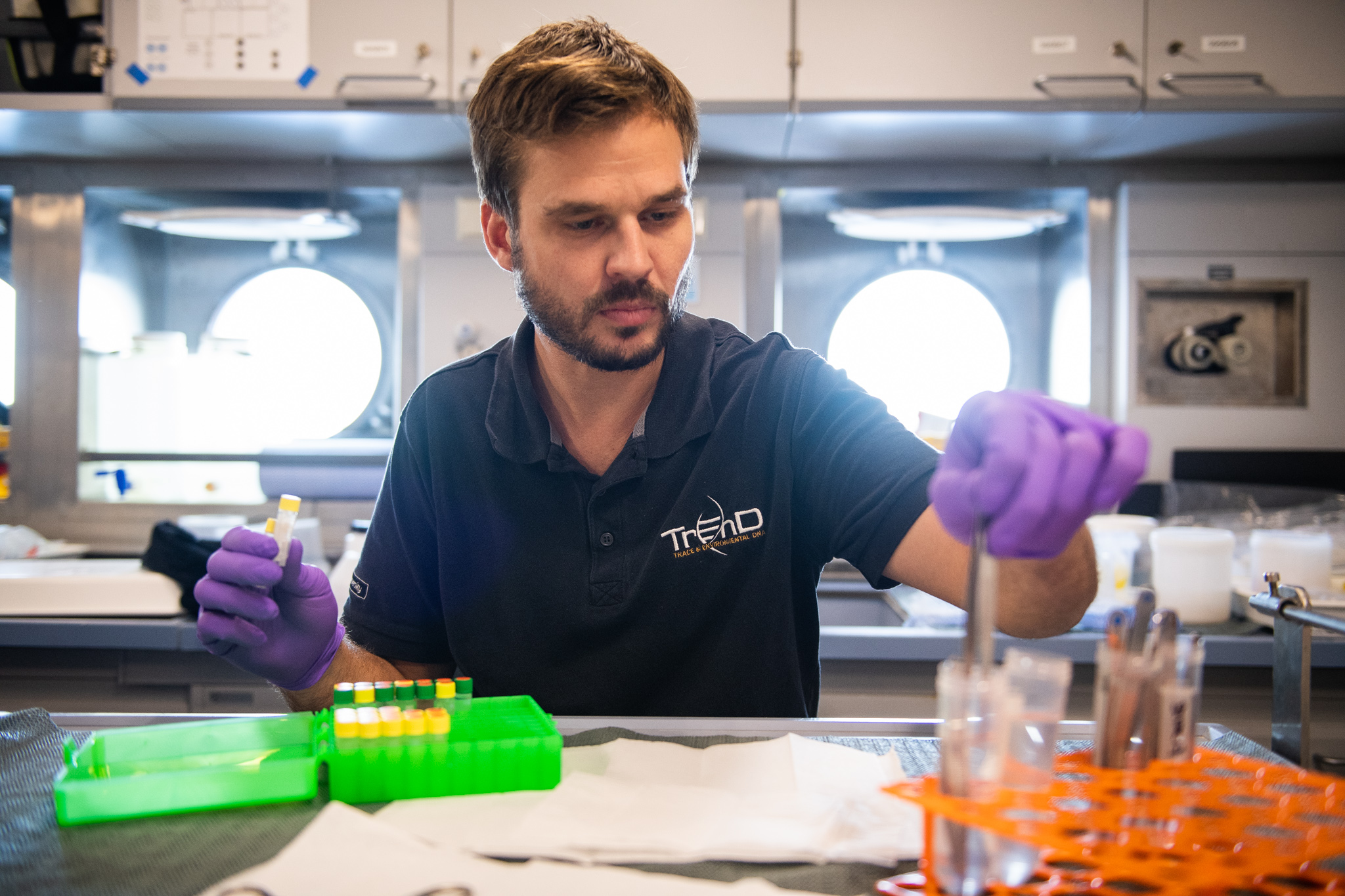 Illuminating Biodiversity of the Ningaloo Canyons - Schmidt Ocean Institute
