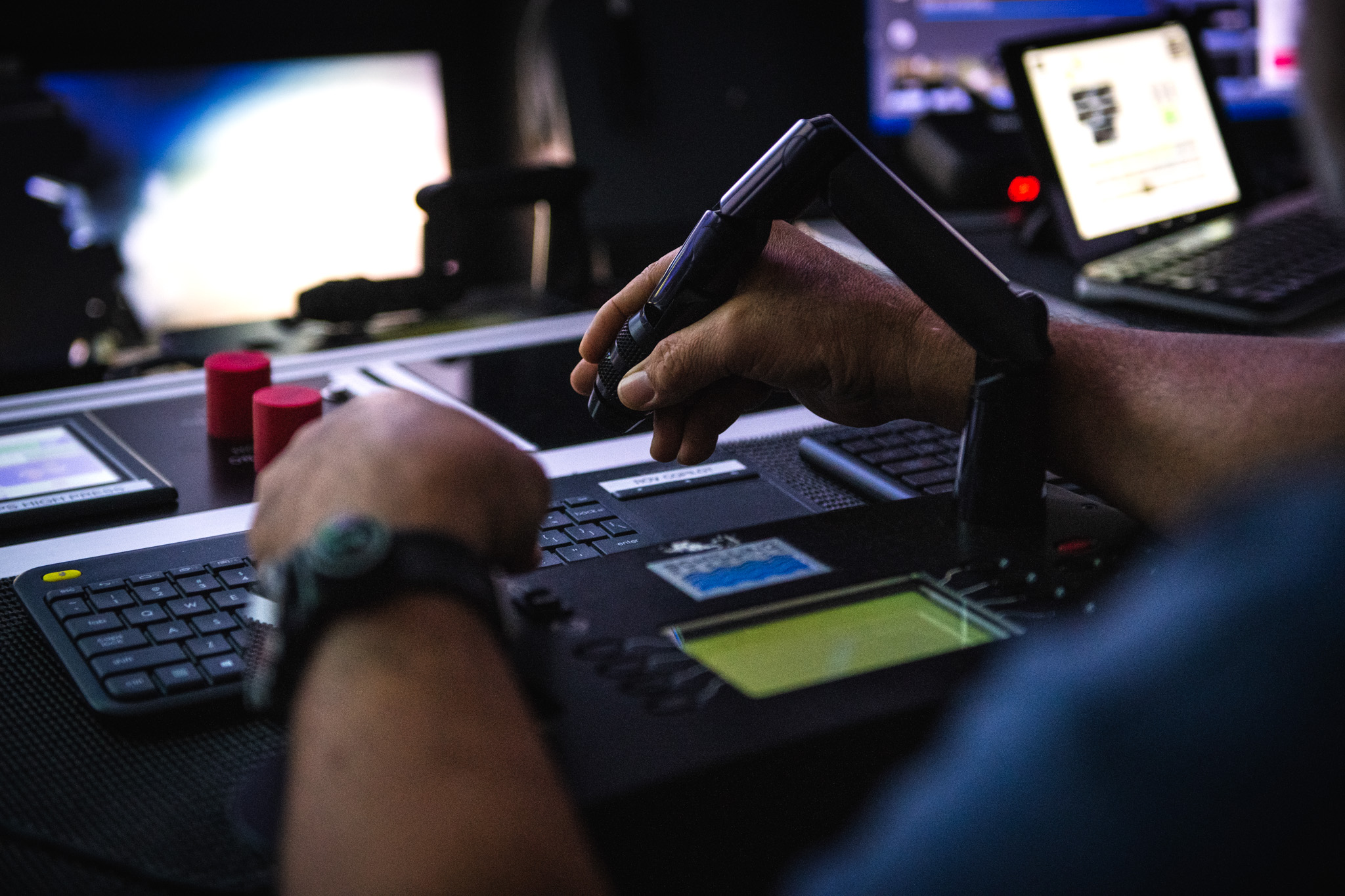 What a Difference a Good ROV Makes - Schmidt Ocean Institute