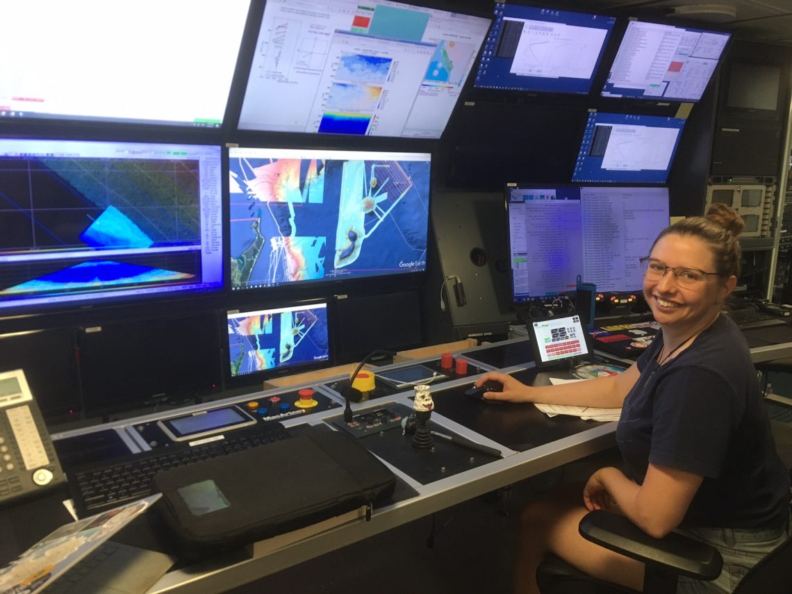 What are Seamounts and Guyots? - Schmidt Ocean Institute