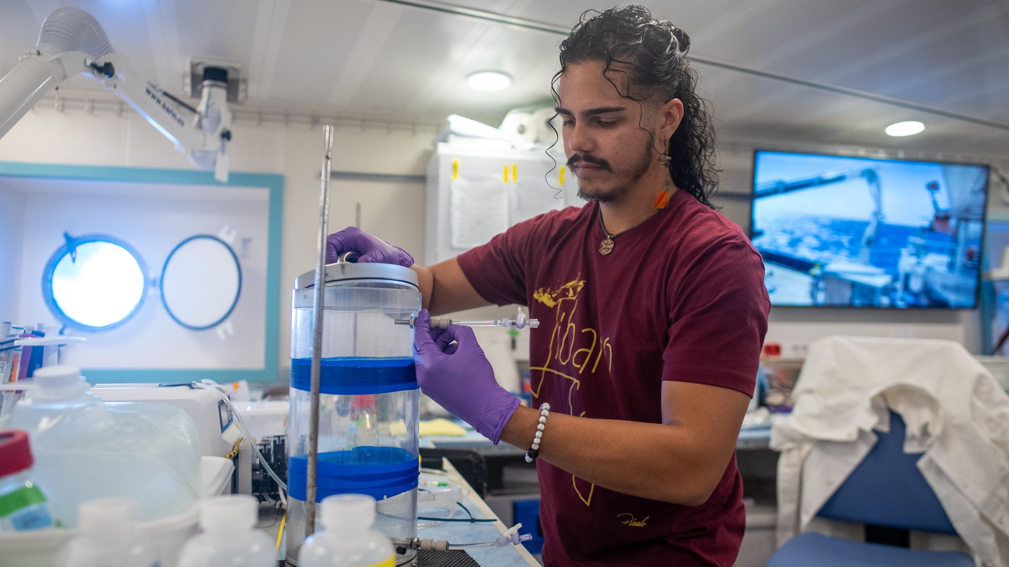 Origins and Life: Going deep to study Earth’s tiniest organisms ...
