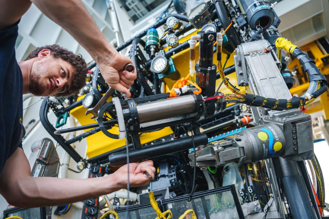 Engineering Ocean Sensors - Schmidt Ocean Institute