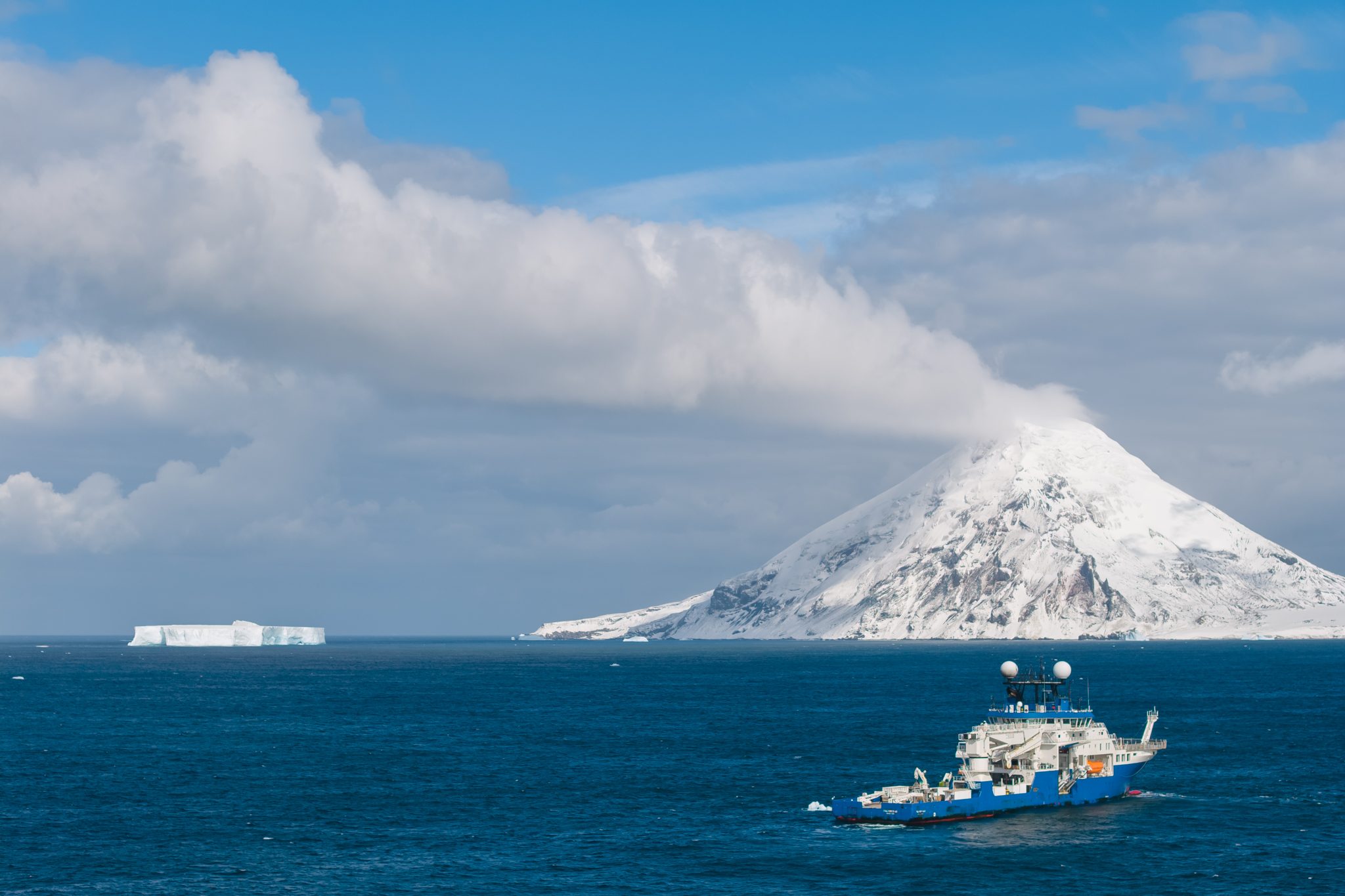 New Coral Gardens and Hydrothermal Vents Found in the Icy Depths of the ...