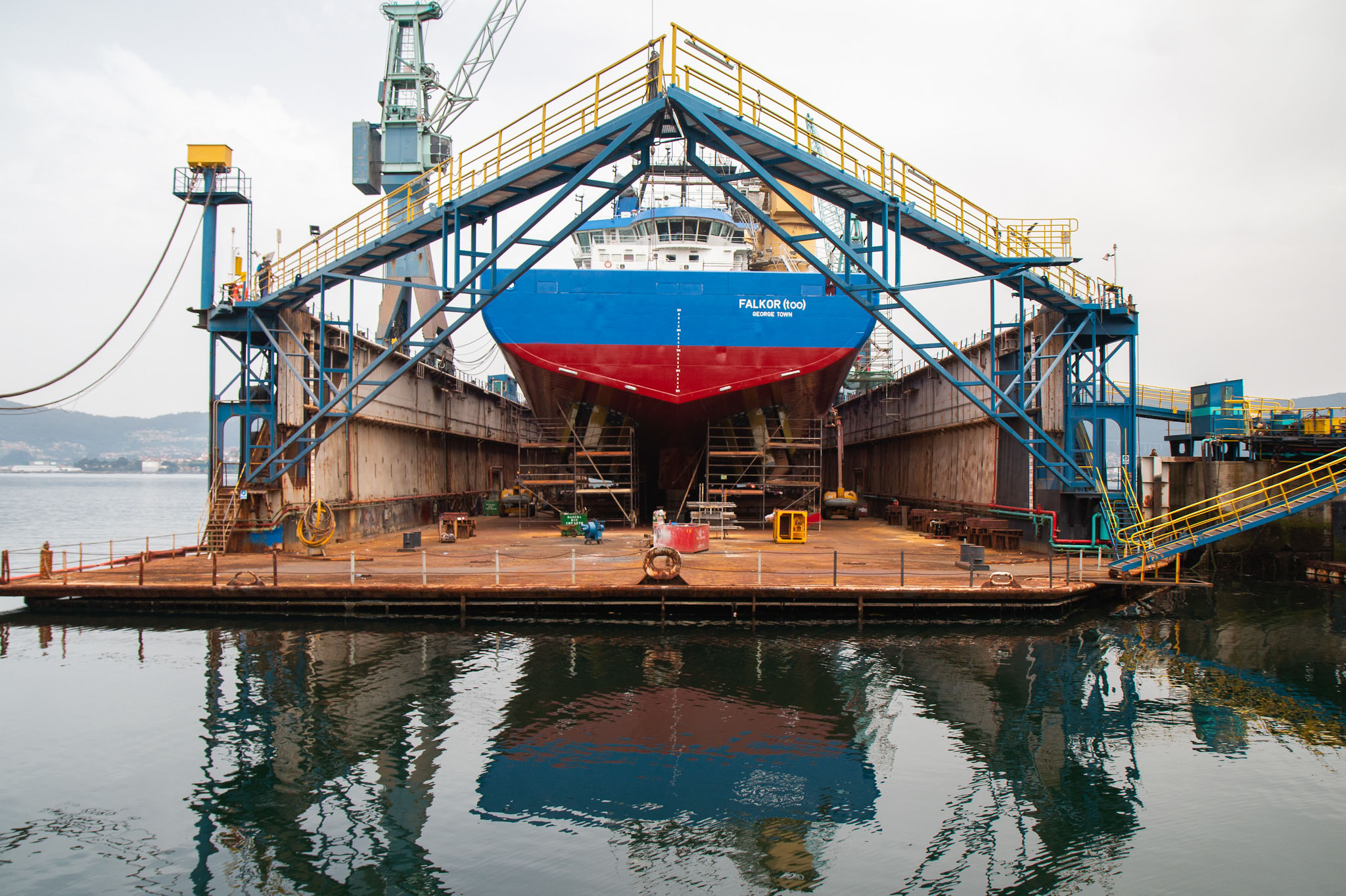 Falkor (too) Refit - Schmidt Ocean Institute