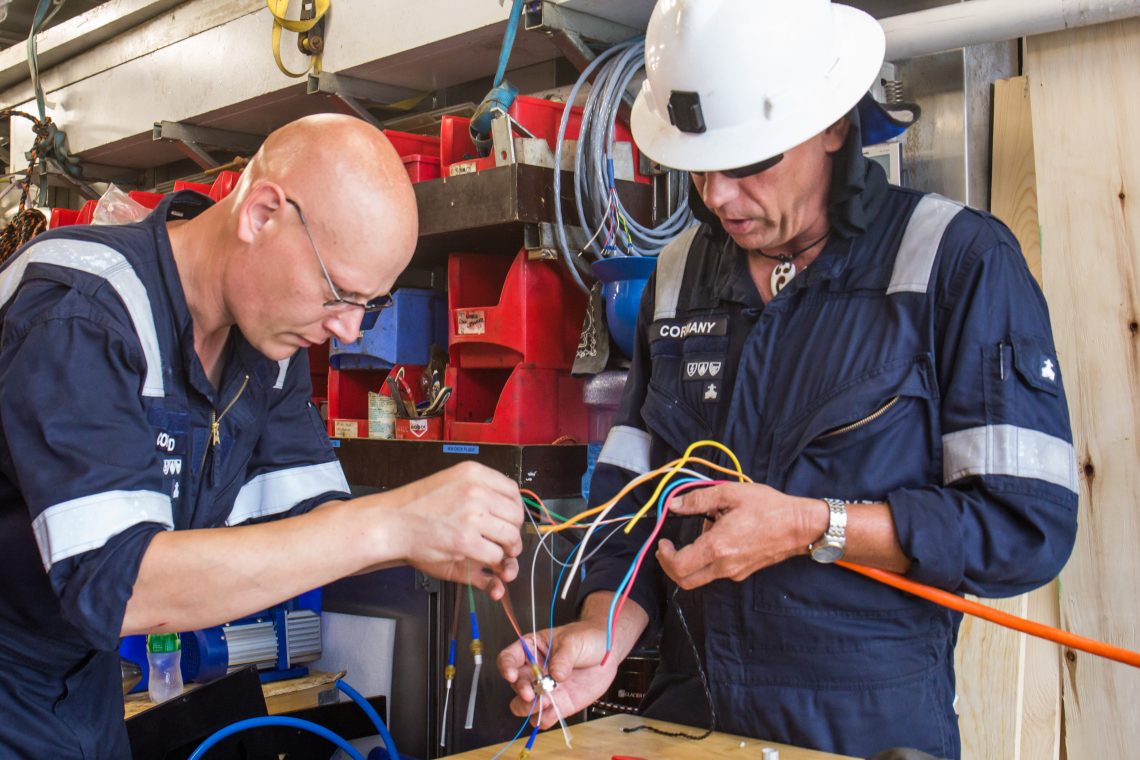 Integrating ROV SuBastian – A How To Guide - Schmidt Ocean Institute