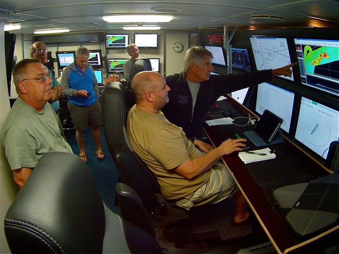 Ready to Dive - Schmidt Ocean Institute