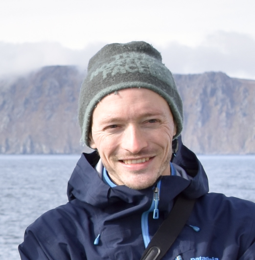 Erik Trauschke - Schmidt Ocean Institute